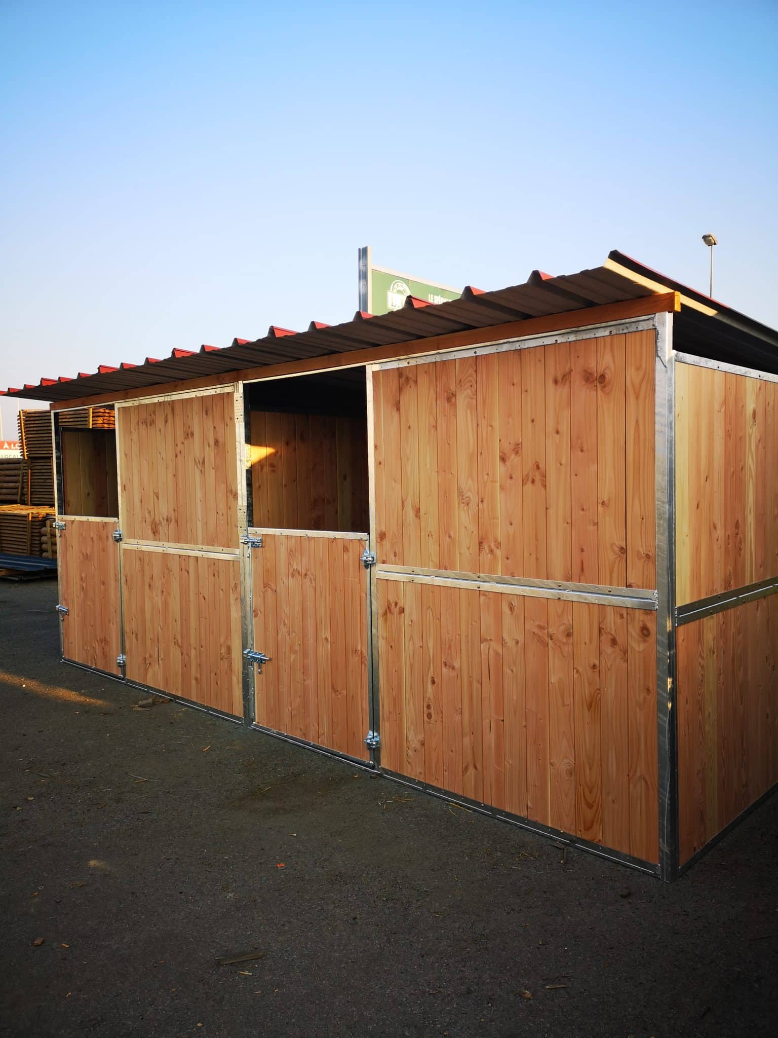 Boxes démontables en bois Douglas: robuste et facile à monter