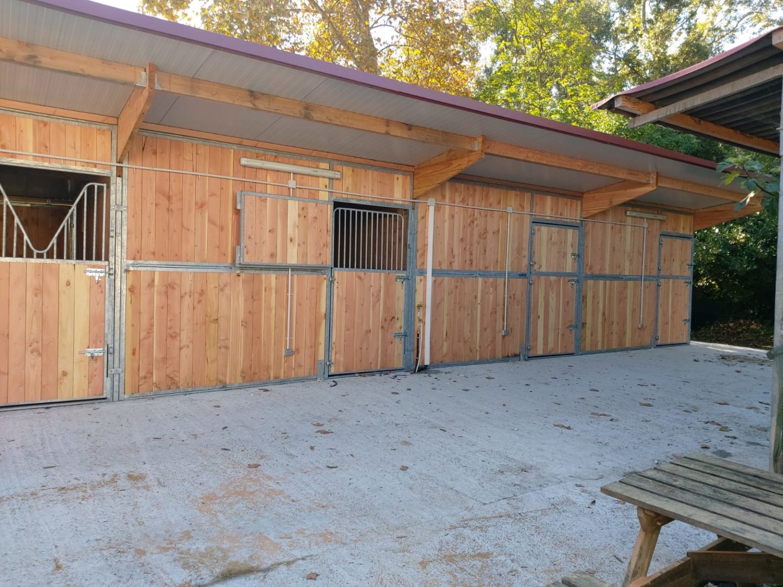 Box démontable en bois Douglas - LCI Cheval